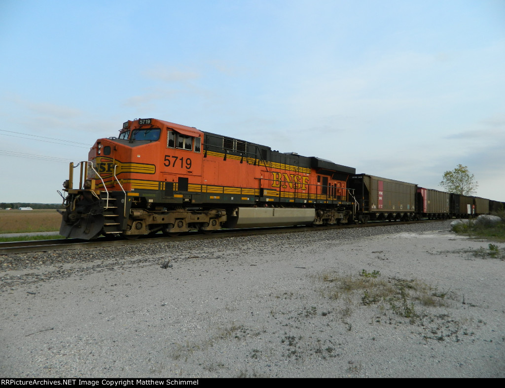 BNSF 5719 - DPU